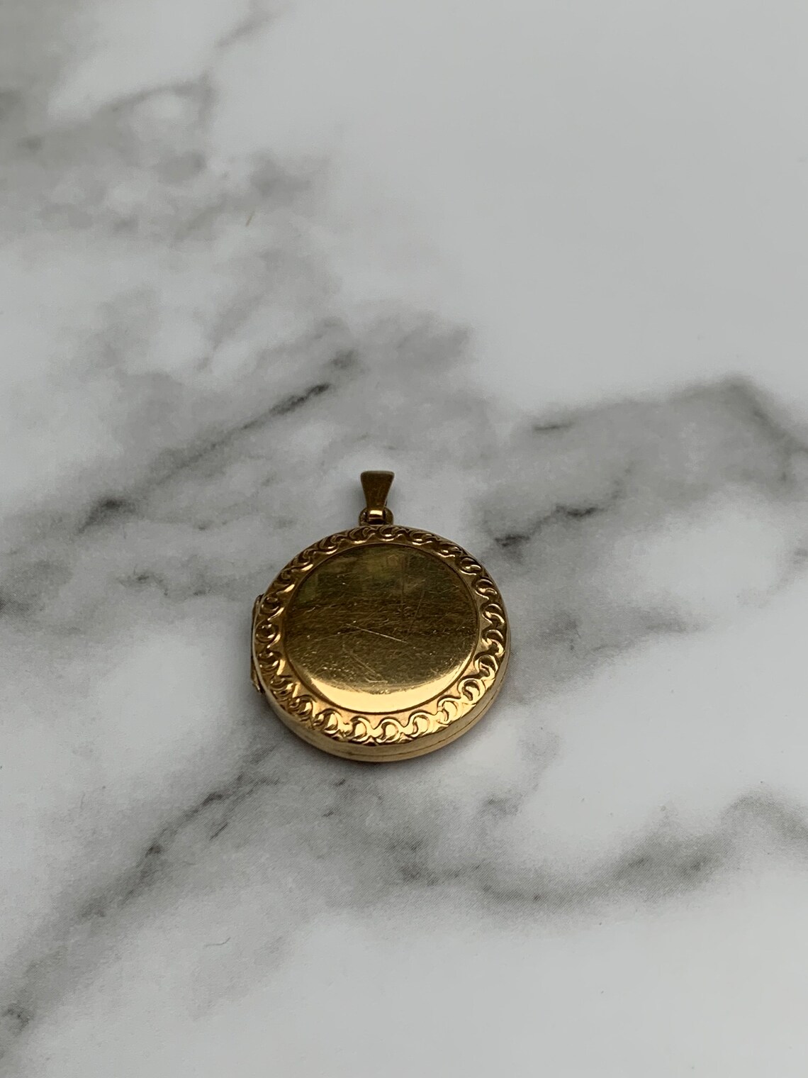 Vintage Rolled Gold Round Circle Locket Engraved Jewelry Ladies Gift ...