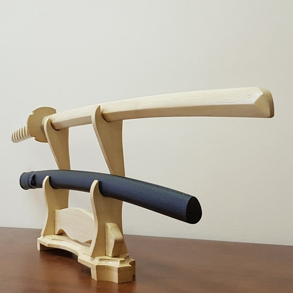 Wooden bokken Daito Deluxe with patterned rubber tsuba and dome saya ...