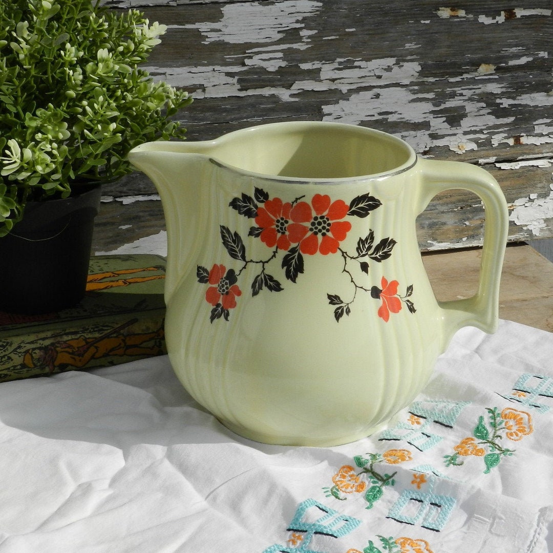 RED POPPY HALL'S Pitcher/64 Oz. - Etsy