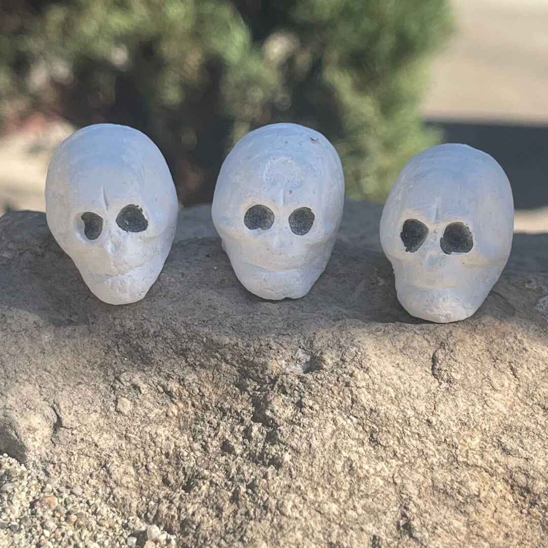 Mini Mexican Clay Sugar Skull for Arts and Crafts Día De Los Muertos ...