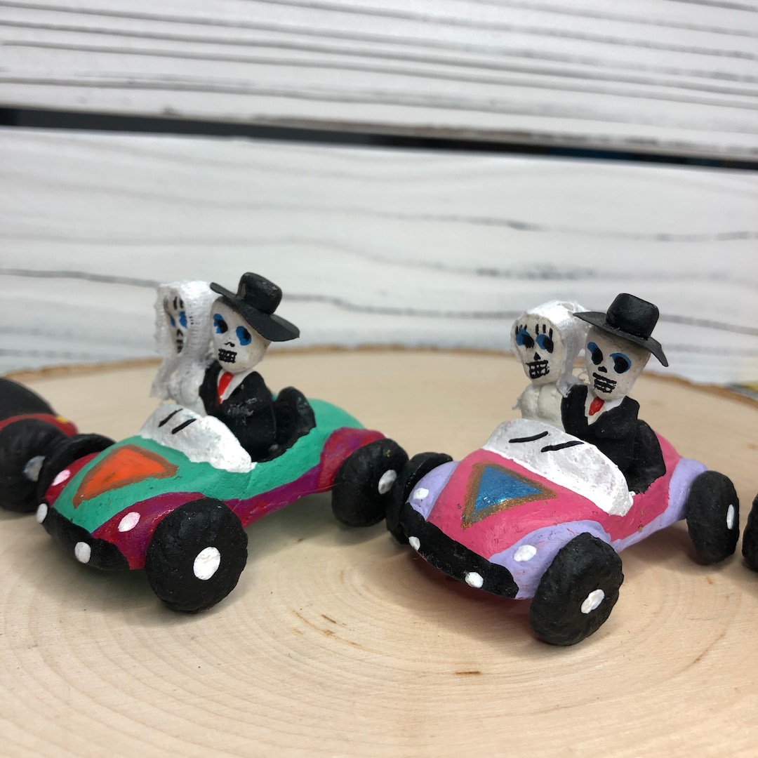 Mini Bride and Groom Skeletons 2 Day of the Dead Skeletons Just Married ...