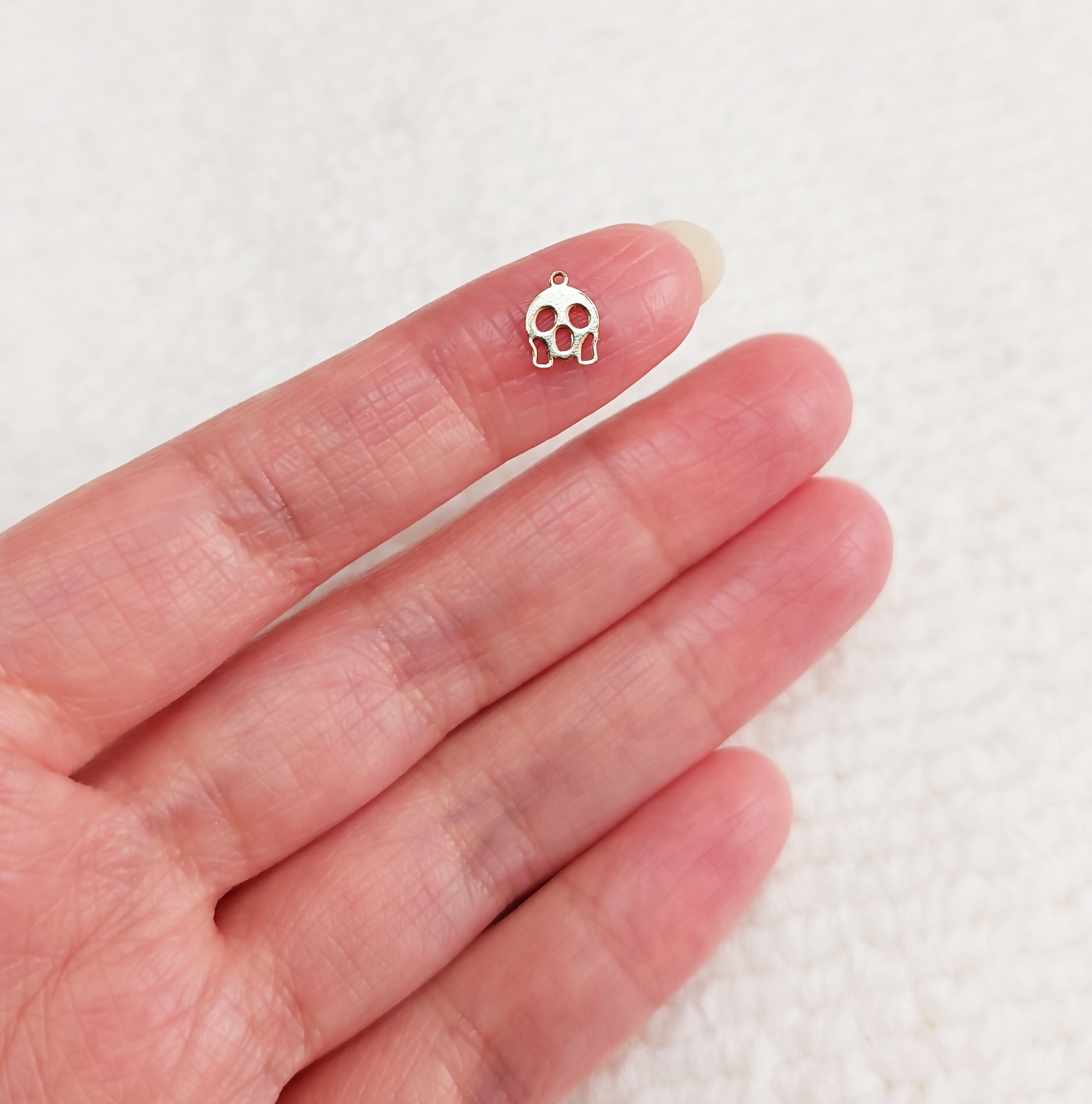 EMO6M7 Gold Filled 14KGF 6MM Emoji Screaming Face Charm 20ga - Etsy