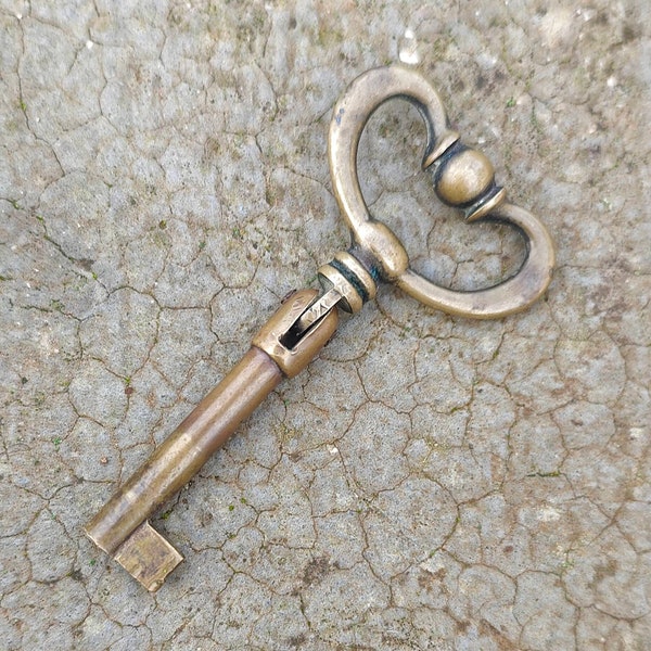Vintage Skeleton Key - Etsy