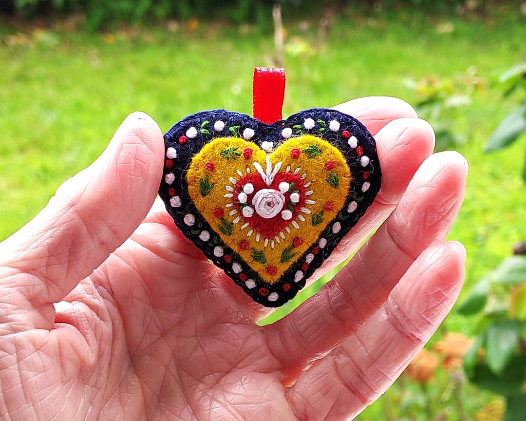 Hand Embroidered Catholic Badge With Immaculate Heart of Mary Crib ...