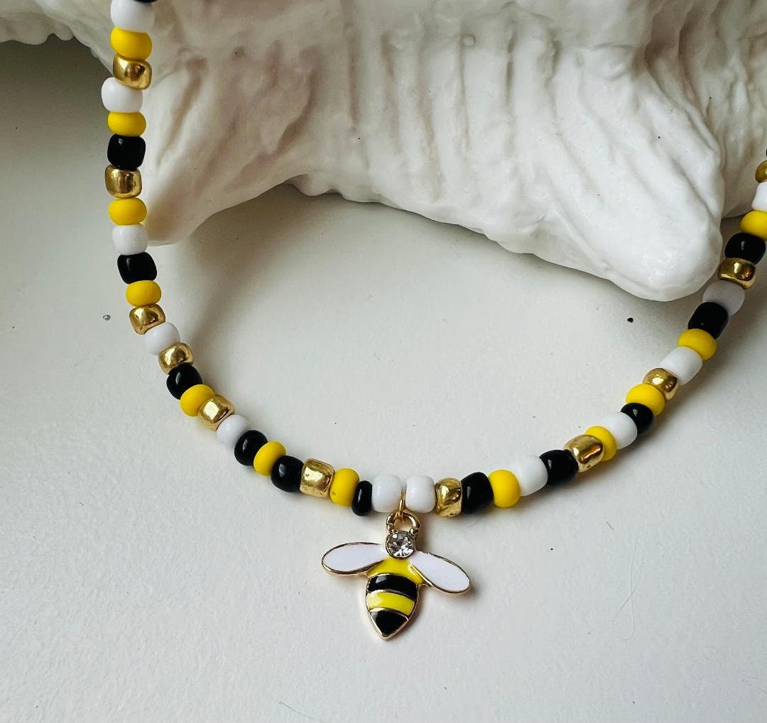 Bee Necklace, Seed Bead Necklaces, Bee Necklace for Women, Bees, Bee ...