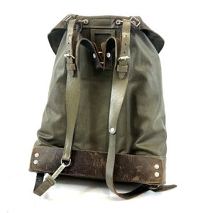 SWISS ARMY 1981 Weatherproof Backpack Large Rugged Vinyl Mens ...