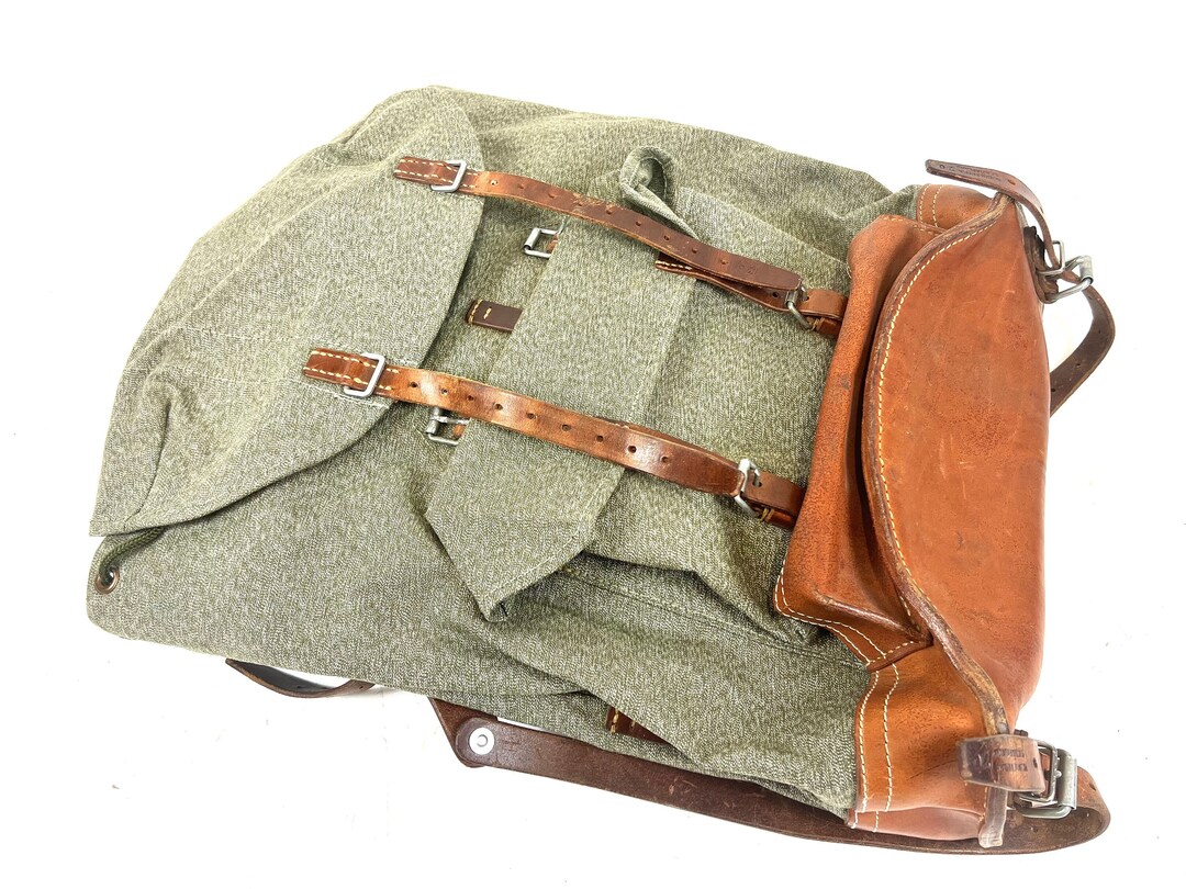 COLLECTORS ITEM Deadstock 1970 Swiss Army Salt and Pepper Backpack ...