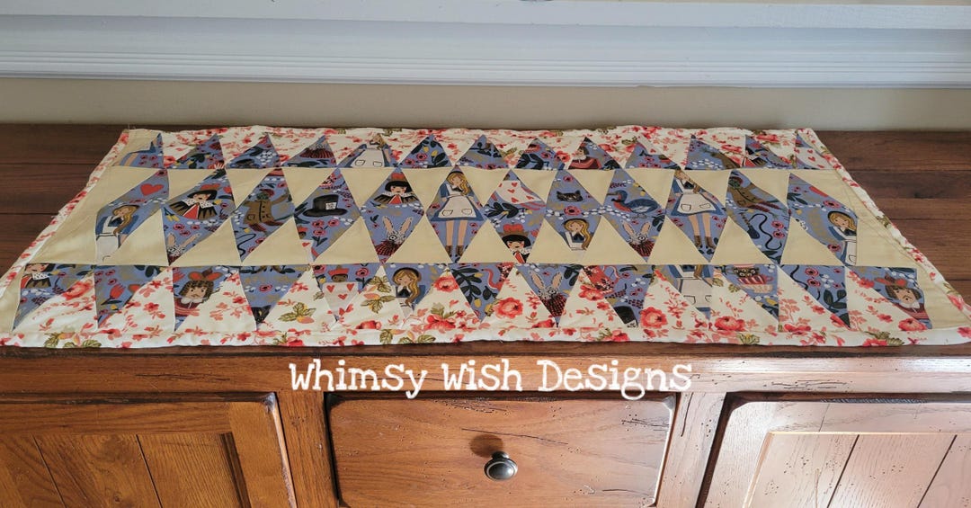 Table Runner / Alice and Friends - Etsy