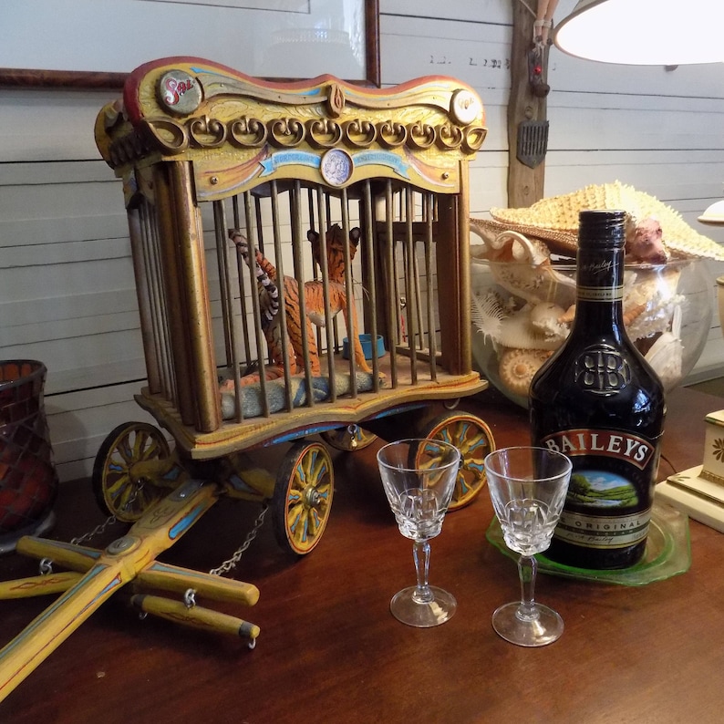 The Fourth Ring - Etsy