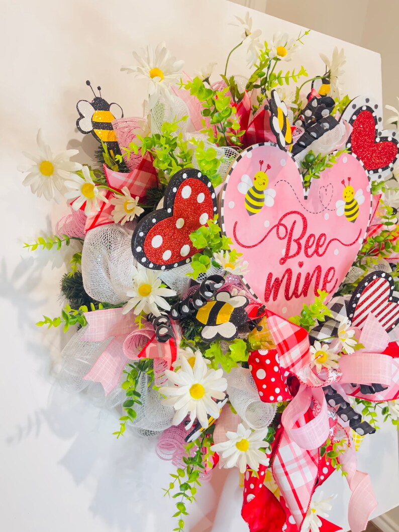 Bee Mine, Valentines Wreath - Etsy