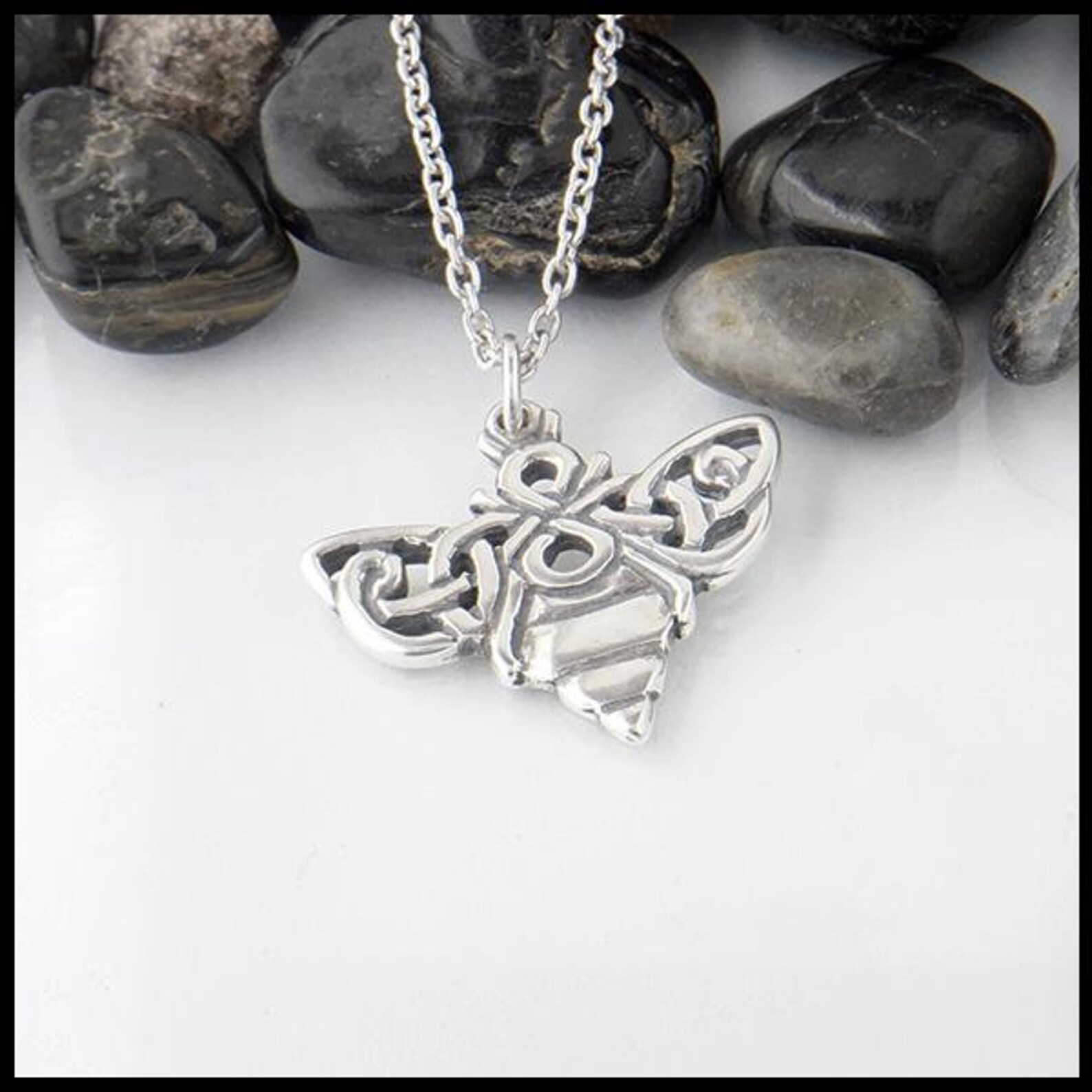 Celtic Bee Pendant - Etsy