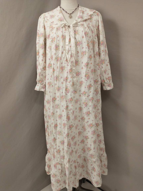 Old Fashioned Cotton Flannel Nightgown Vintage 80's T… - Gem