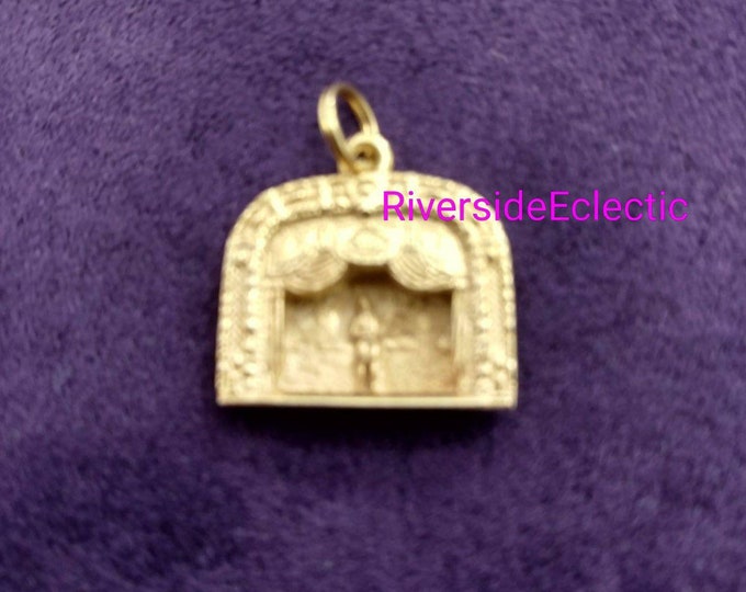 Rare Metropolitan Opera 14K Gold Charm 1965 Figural Curtained Stage W ...