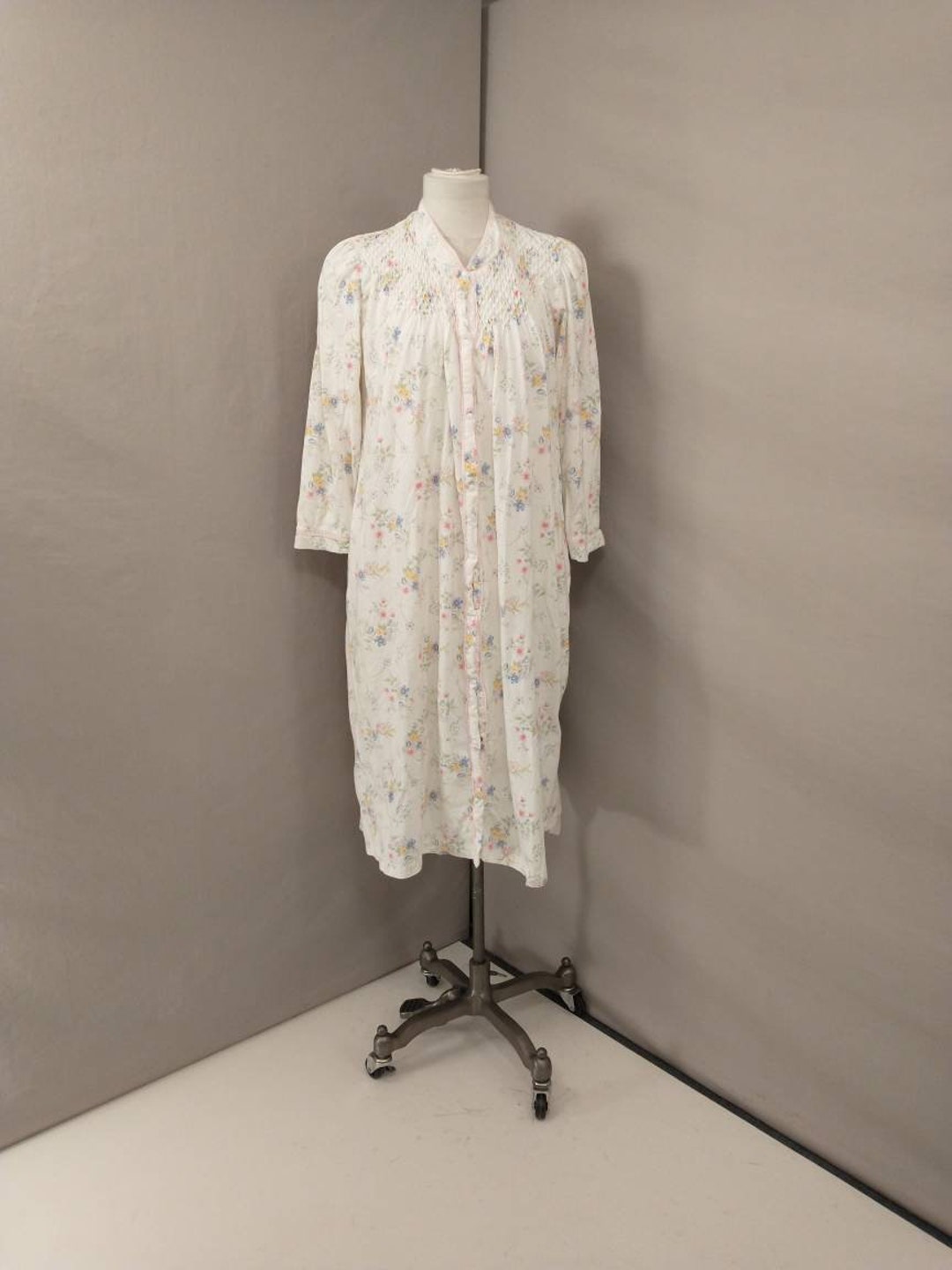 Old Fashioned Cotton Robe Vintage 90's Feminine Floral Long Sleeve ...
