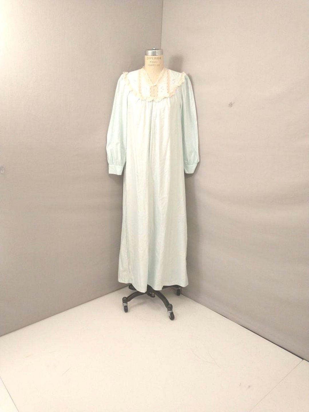 Old Fashioned Soft Green Nightgown Vintage 90's Long Sleeve Modest ...