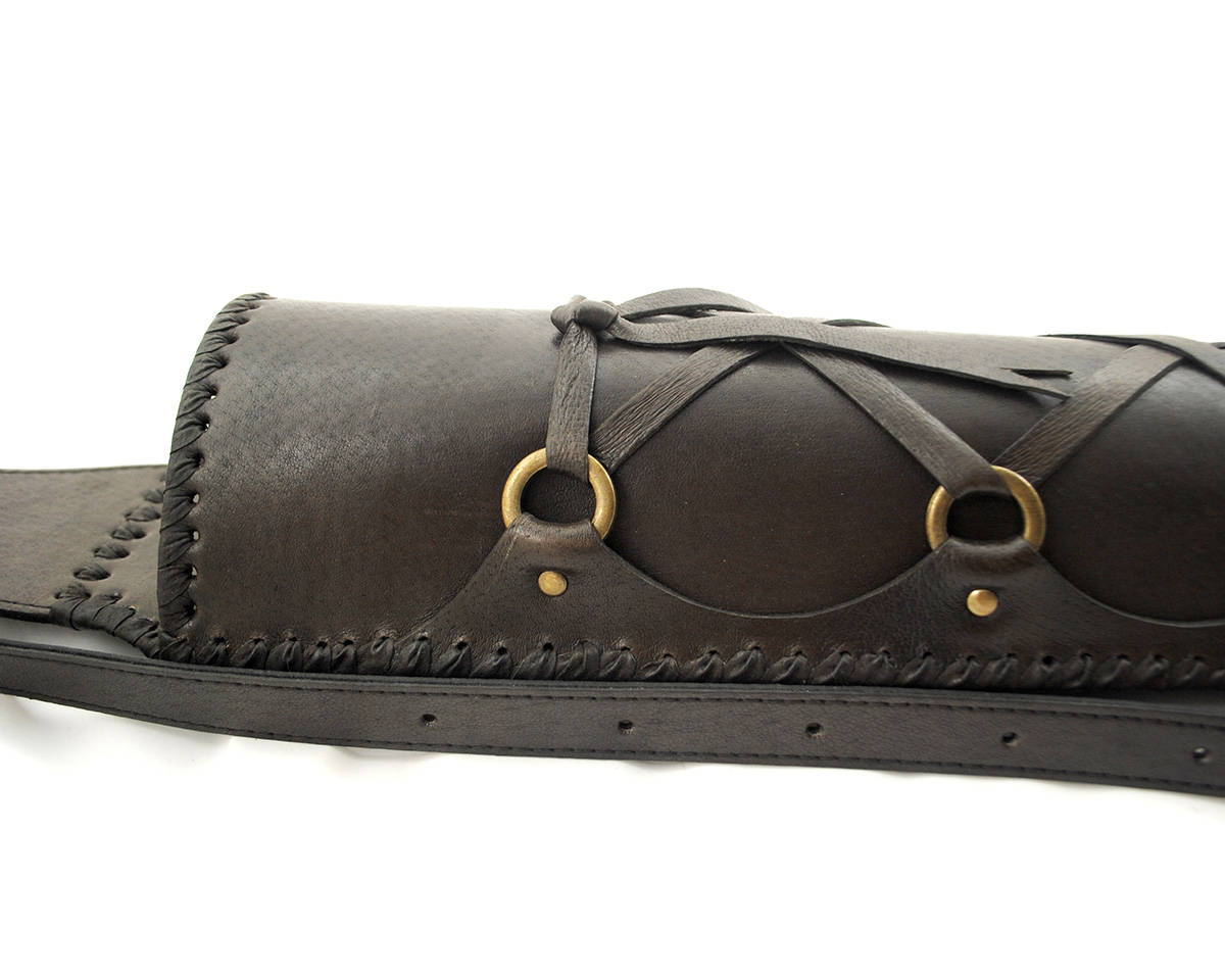 Semicircular Back Quiver Version With Rings and Laced Edges | Etsy UK