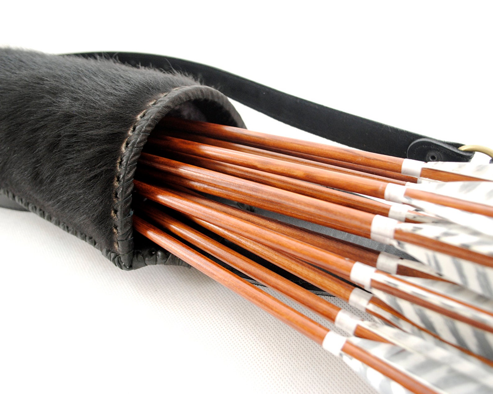 Semicircular Laced Back Quiver Hair on Leather | Etsy