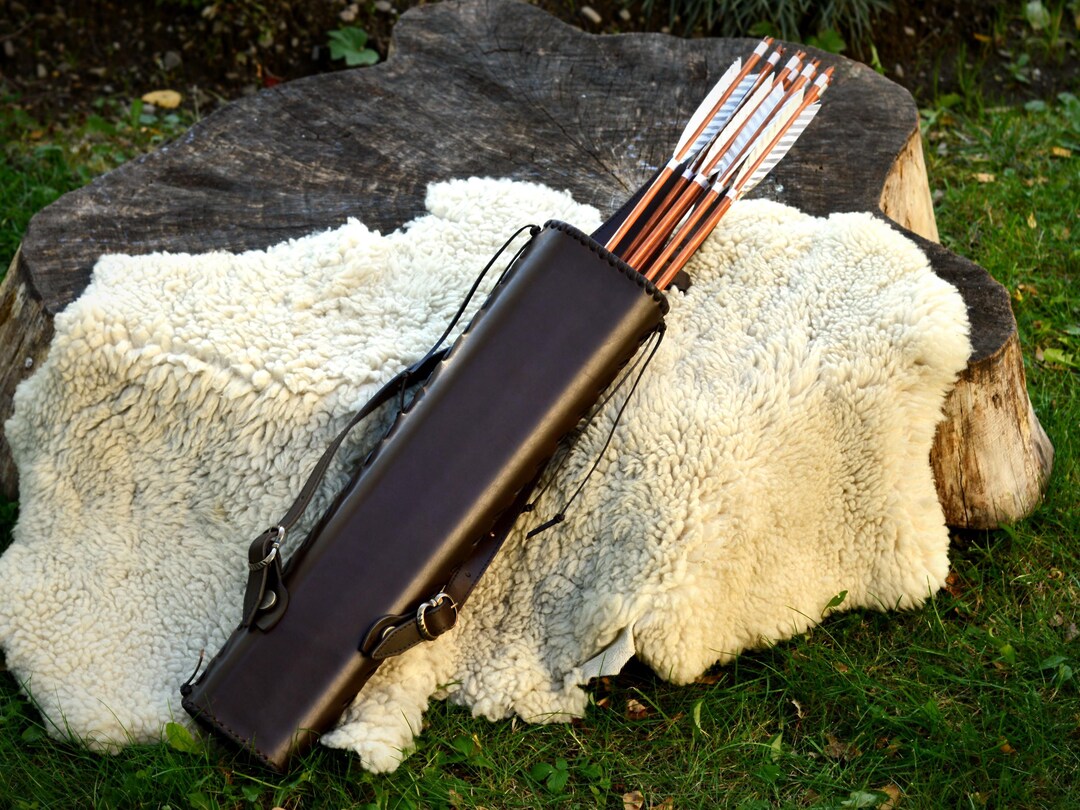 Elliptical Back Quiver Made of Natural Leather - Etsy