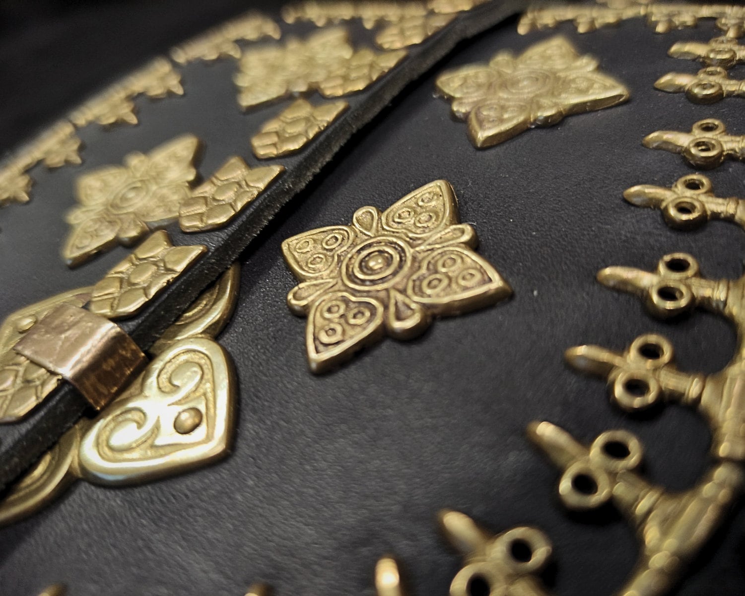 Medieval Scale-shaped Viking Leather Purse With Brass - Etsy