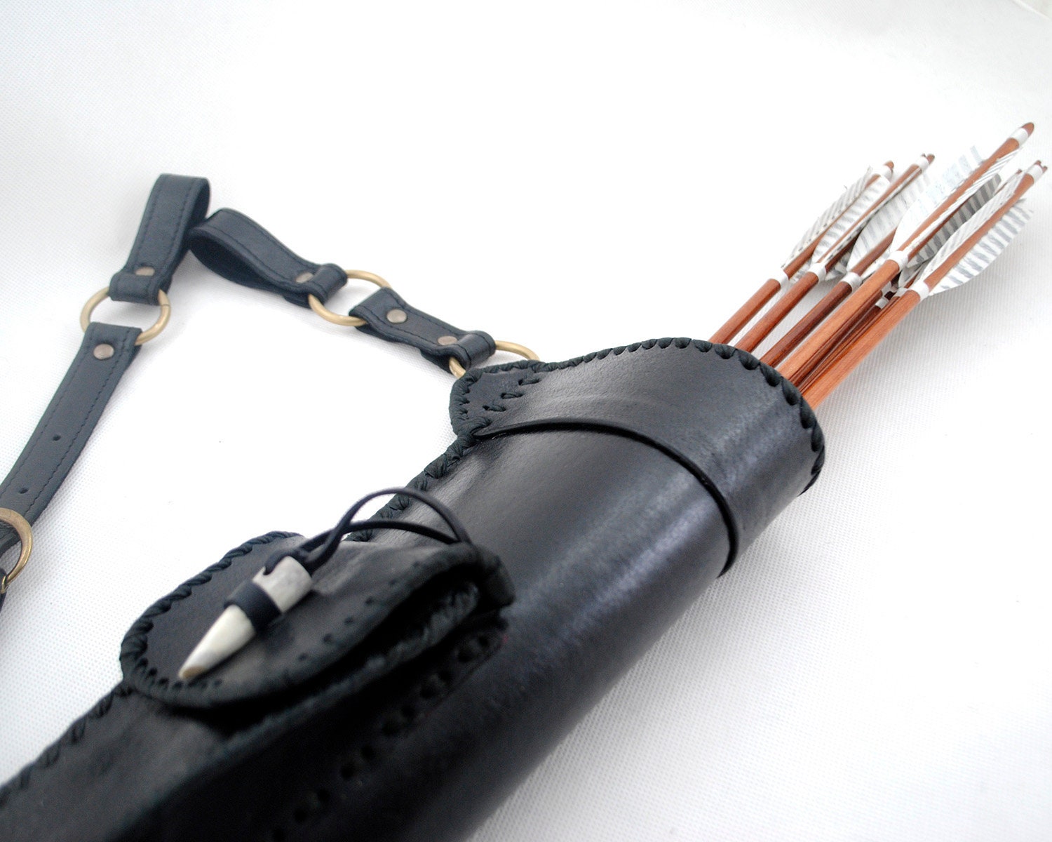 Leather Side Quiver With Adjustable Strap and Pouch | Etsy