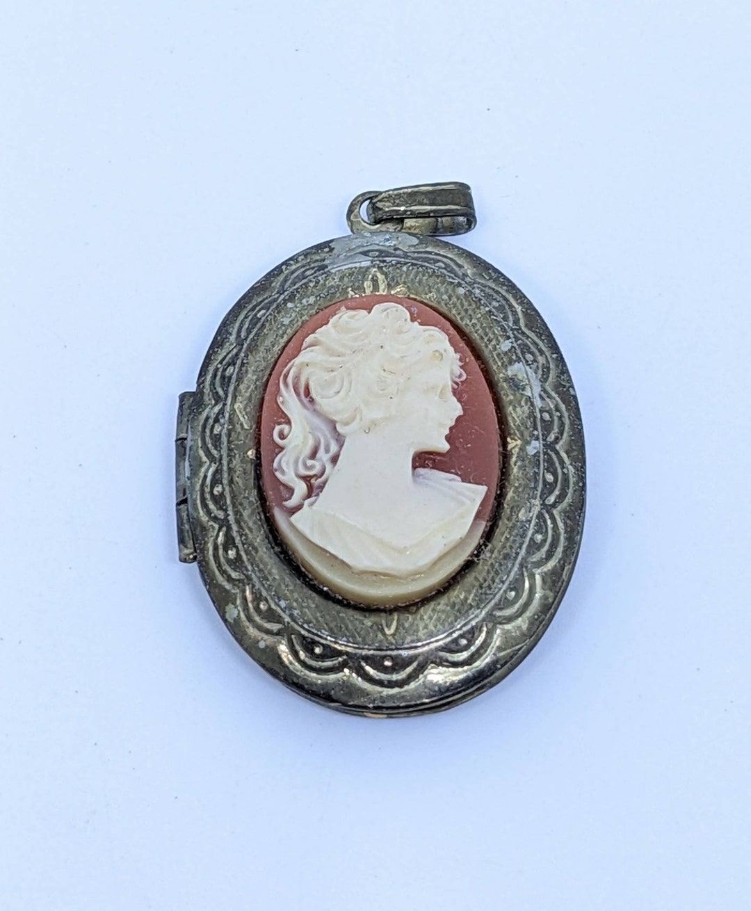 Vintage Cameo Locket Pendant Gold and Silver Toned 1 1/8 - Etsy