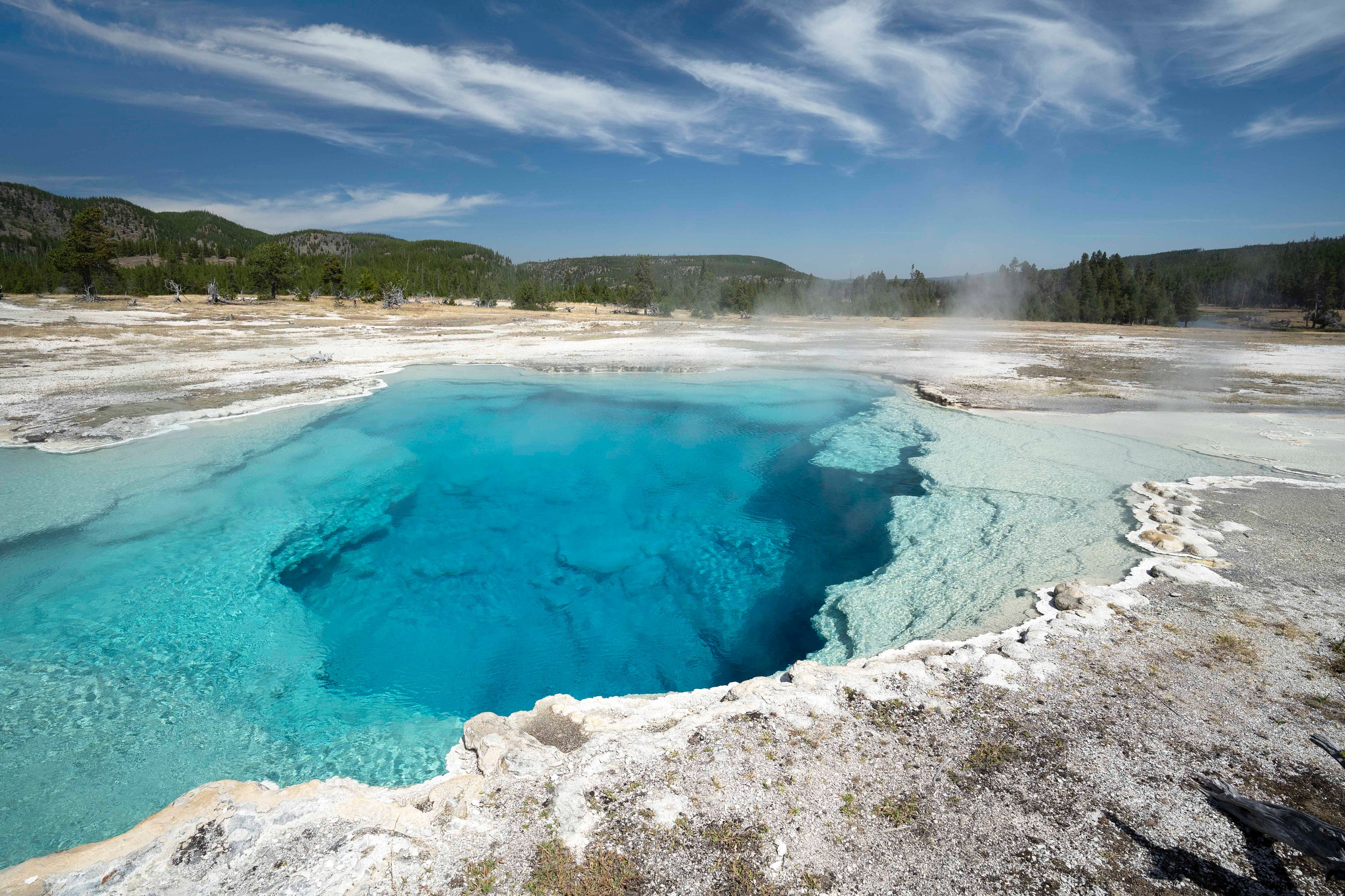 Yellowstone Thermal Pool, Hot Springs, Yellowstone National Park ...
