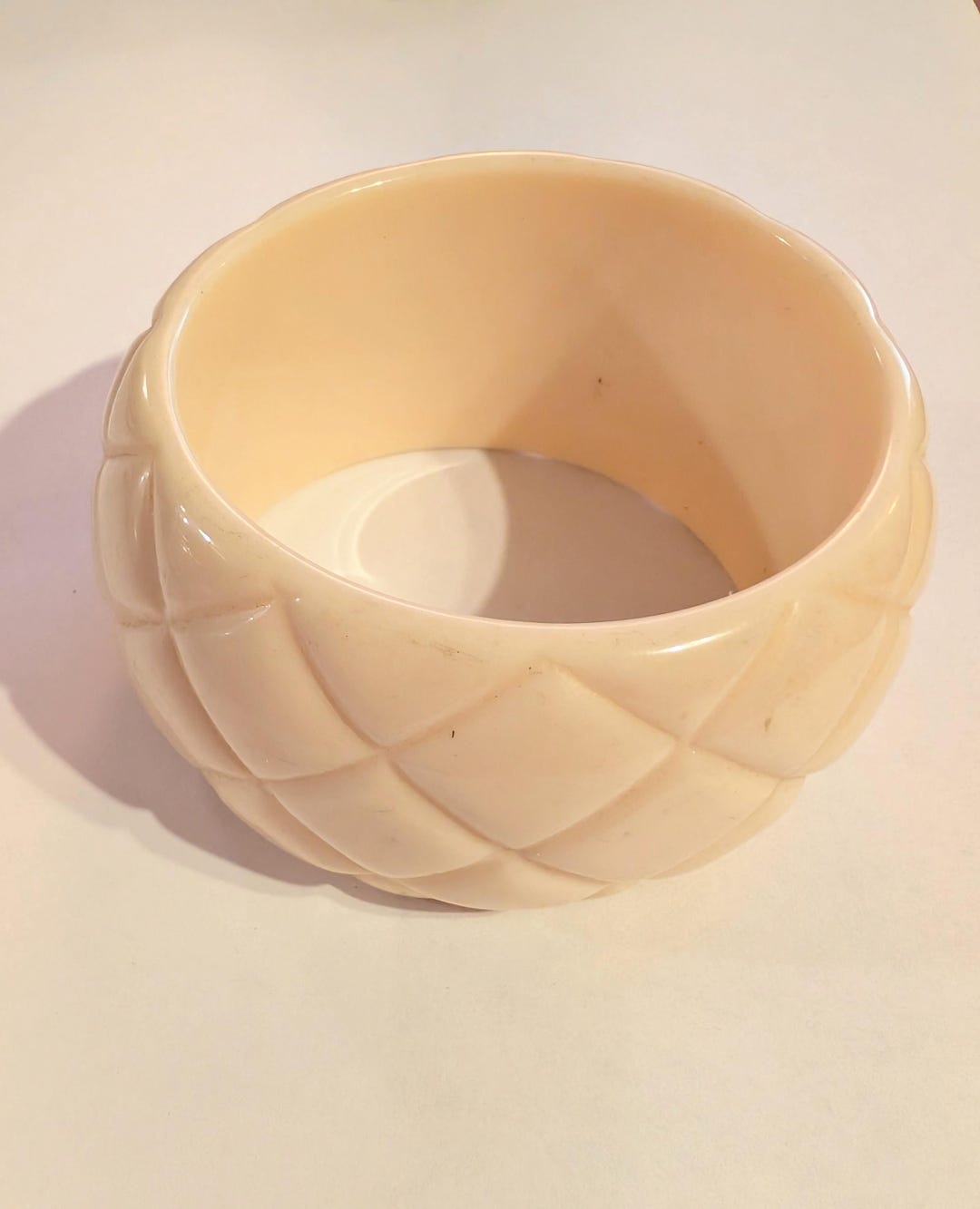 Vintage 1970s Ivory Colored Plastic Bangle 1-1/2" Wide Size 7-3/4 ...