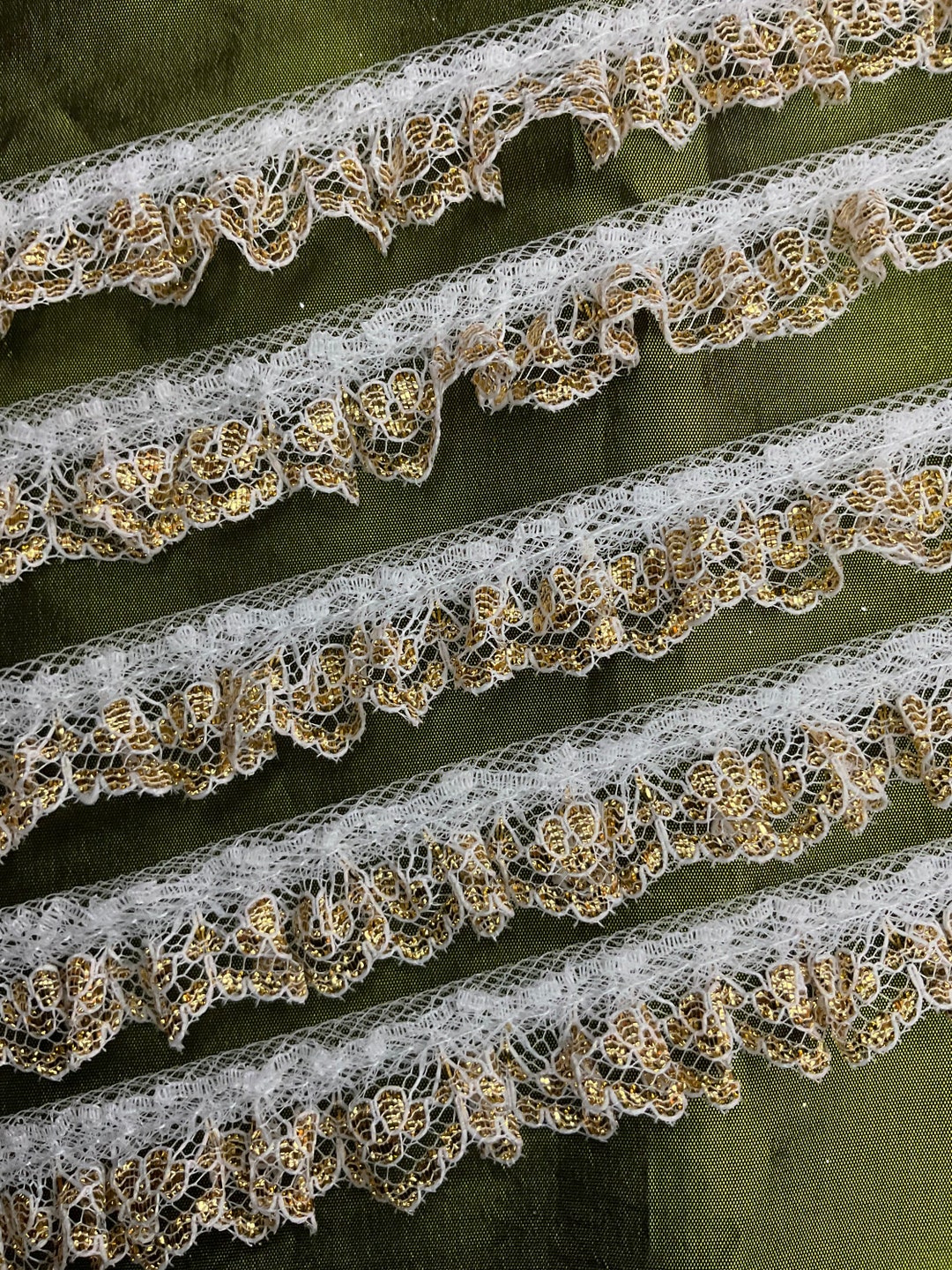 2 Yds Gold Lace Trim, Holiday Trims, White Lace Trimming With Gold ...