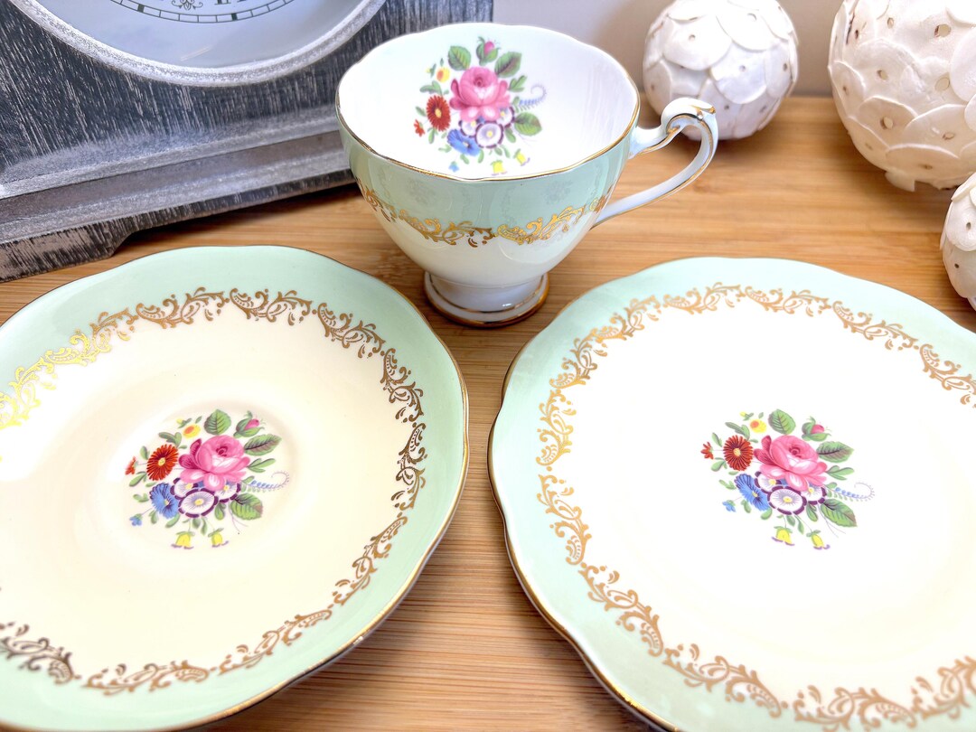 Lovely Vintage Roslyn Bone China Teacup Trio, Gold Chintz, Rich Cream ...