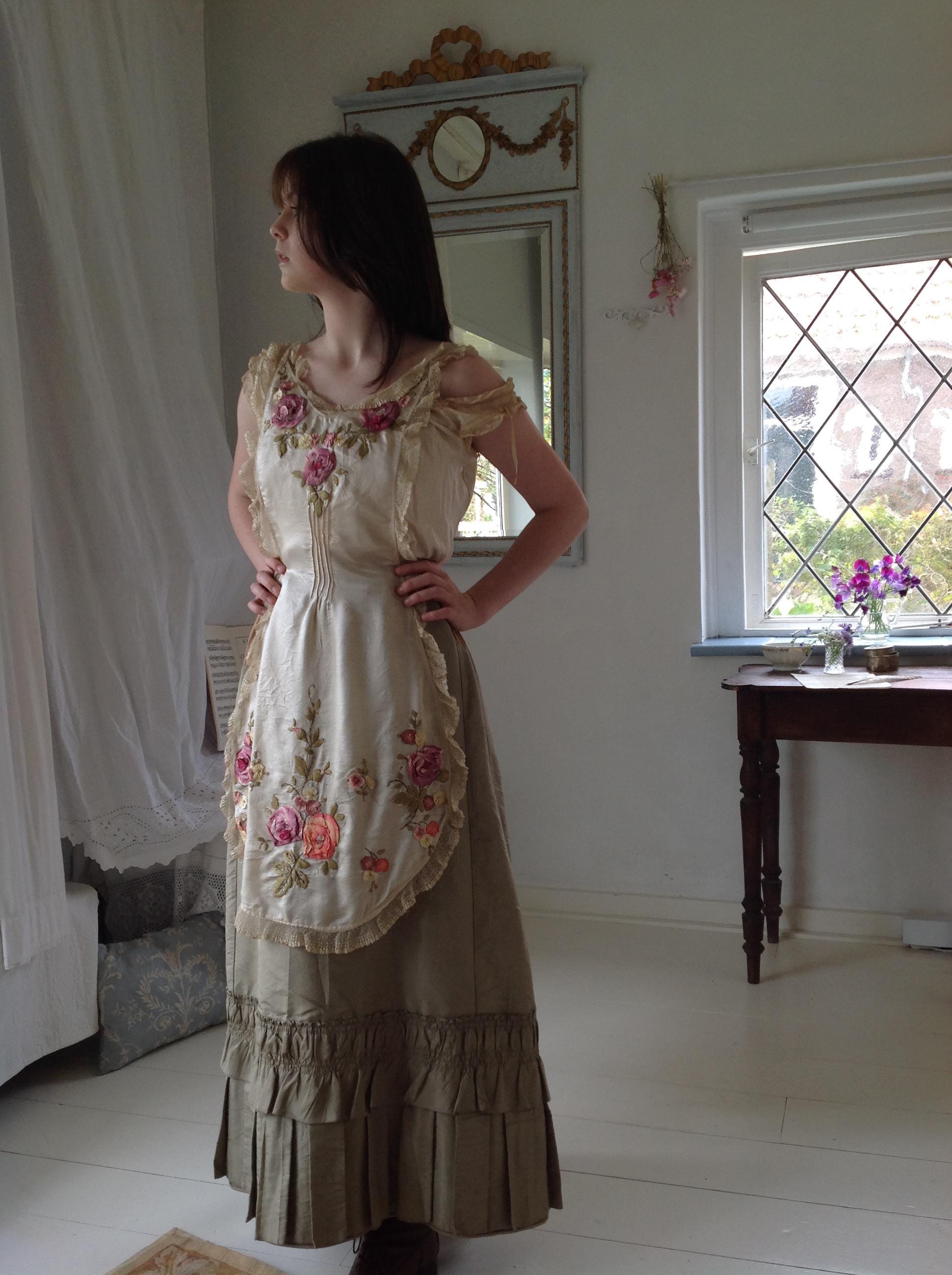 1900s Silk Apron With Floral Millenary Work - Etsy