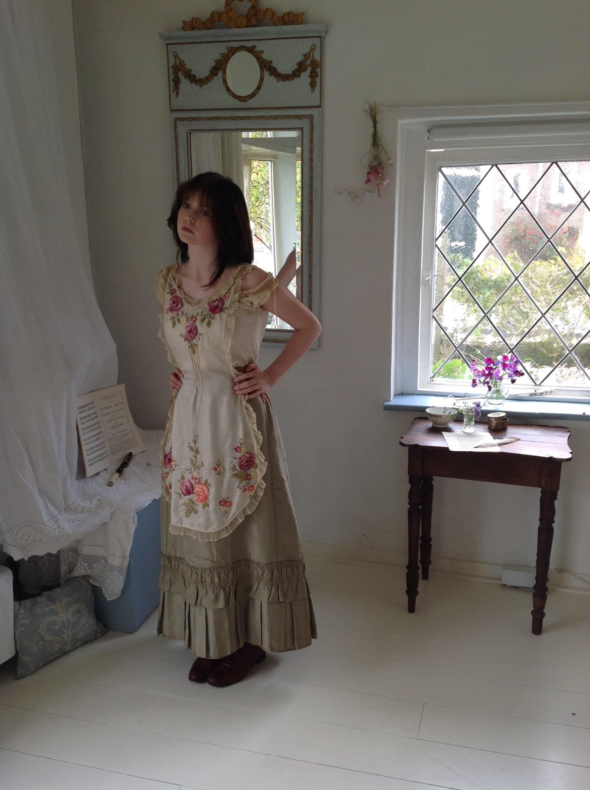 1900s Silk Apron With Floral Millenary Work - Etsy