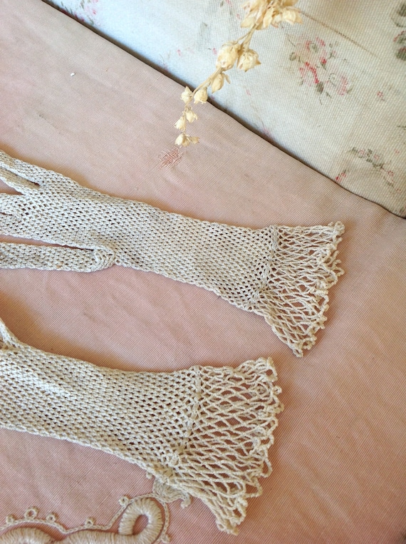 very old linen gloves for a child - Gem