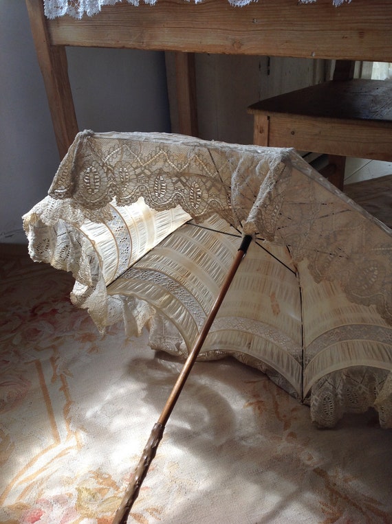 1900s lace parasol good working. - Gem