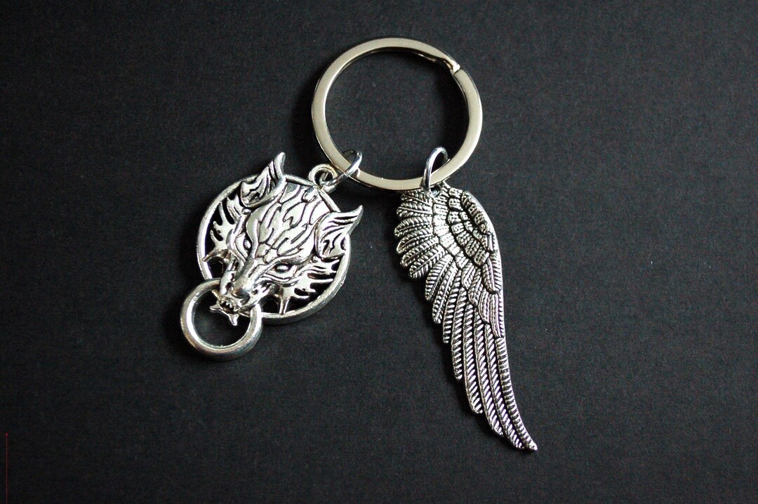 Final Fantasy Seven VII Keychain Keyring Lion Angel Wing Cloud Strife ...