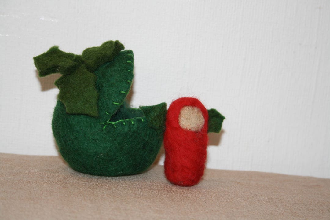 Steiner Waldorf - inspiré de la fée des baies de houx feutrées à la ...