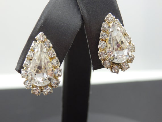 Mid Century Pear Shaped Rhinestone with Rhinestone Ha… - Gem