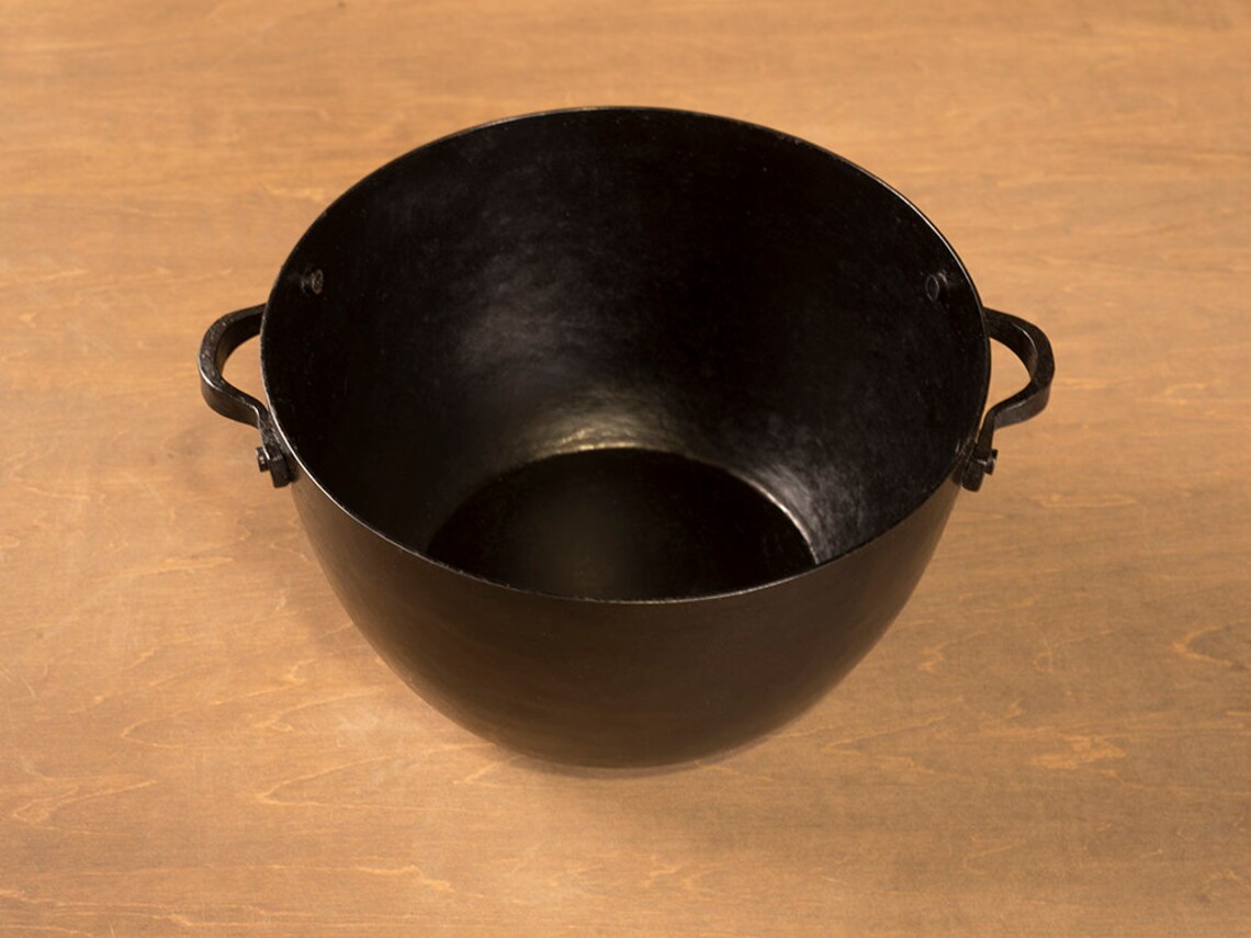 7" Real Classic Iron Pot - Etsy