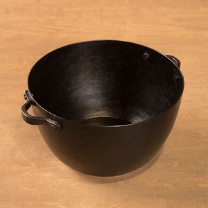 7" Real Classic Iron Pot - Etsy