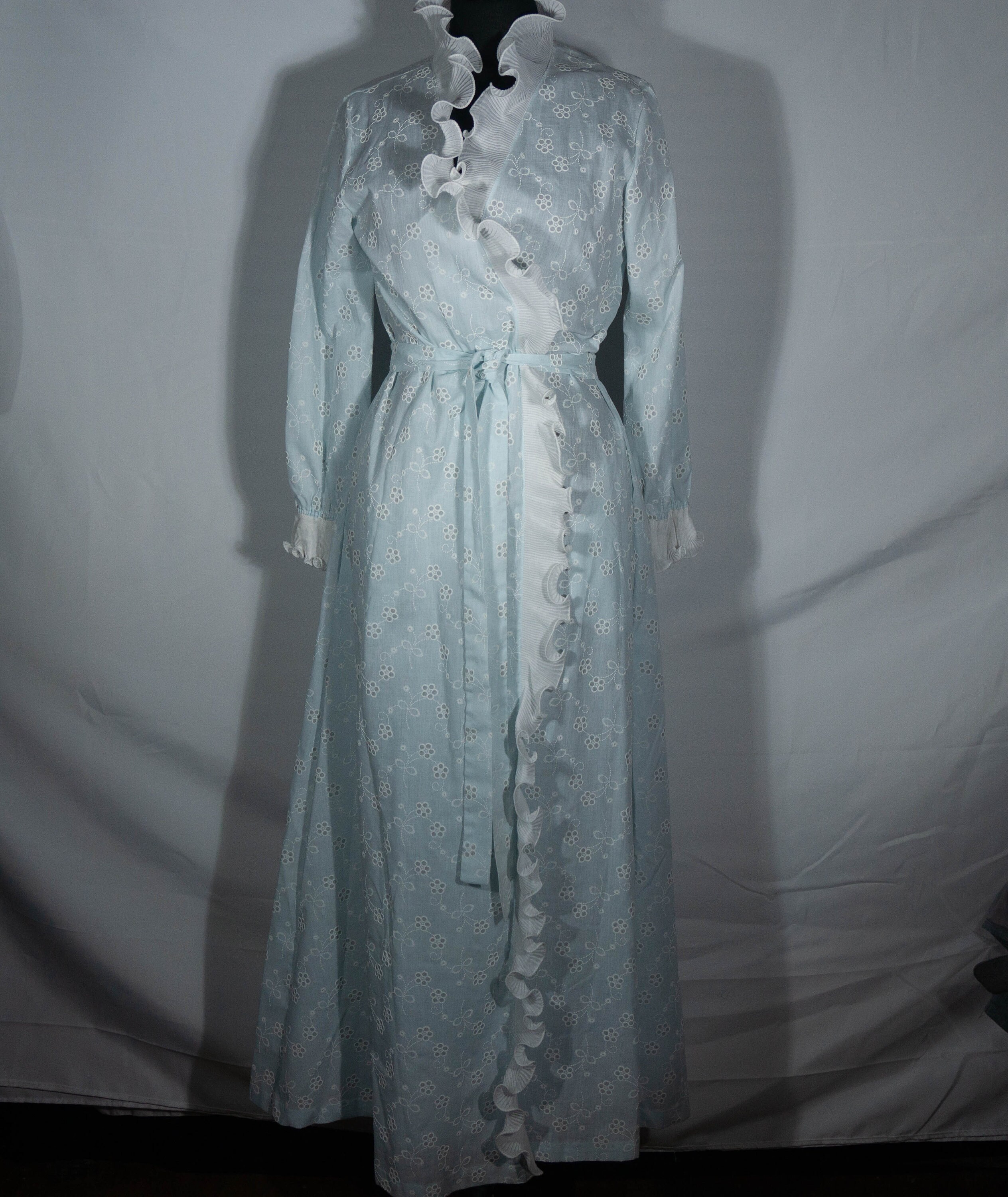 Vintage Nightgown Robe 60s Maxi Miss Elaine Label Union Stamp Made in ...