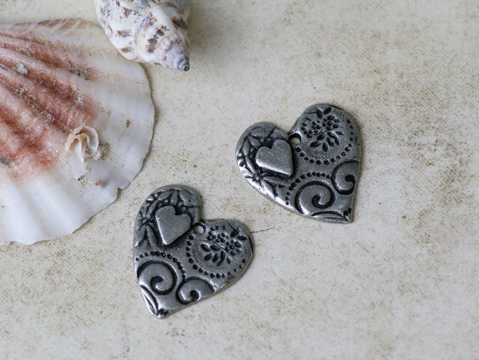 Tierracast Heart Charms, Antique Pewter, 26mm Amor Pendant, Jewelry ...