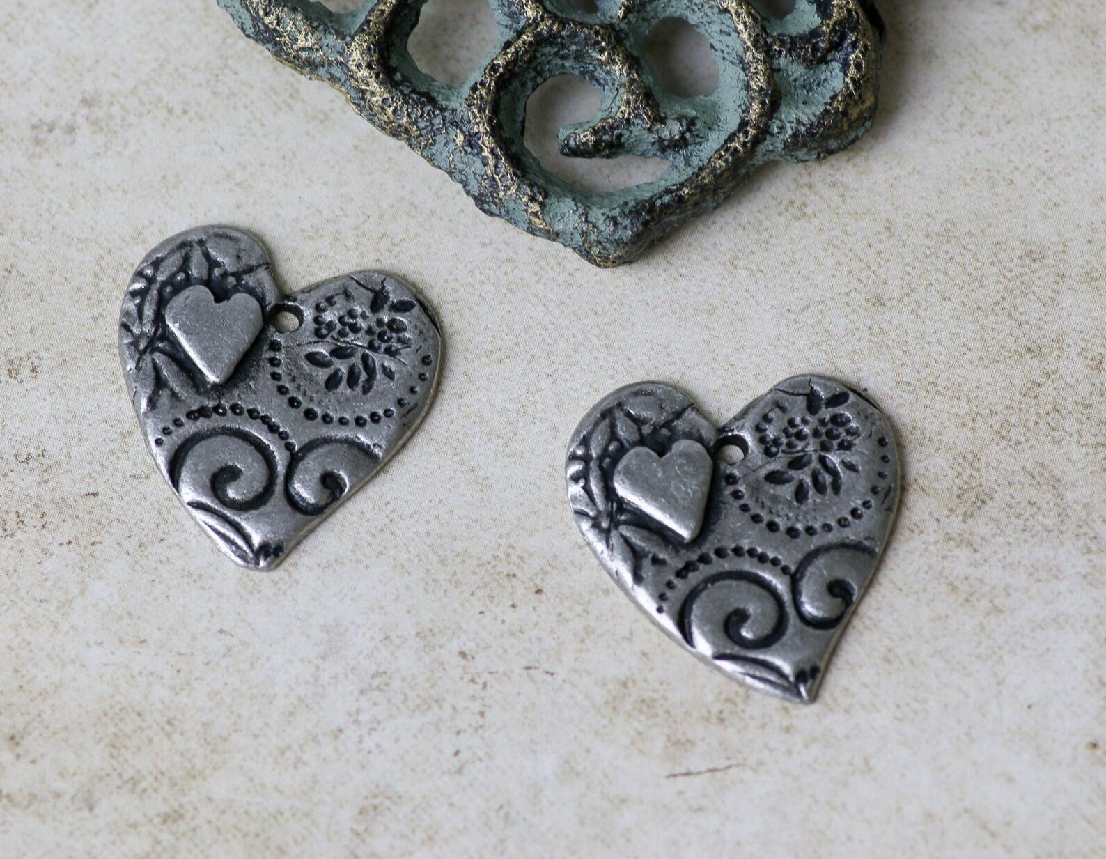 Tierracast Heart Charms, Antique Pewter, 26mm Amor Pendant, Jewelry ...