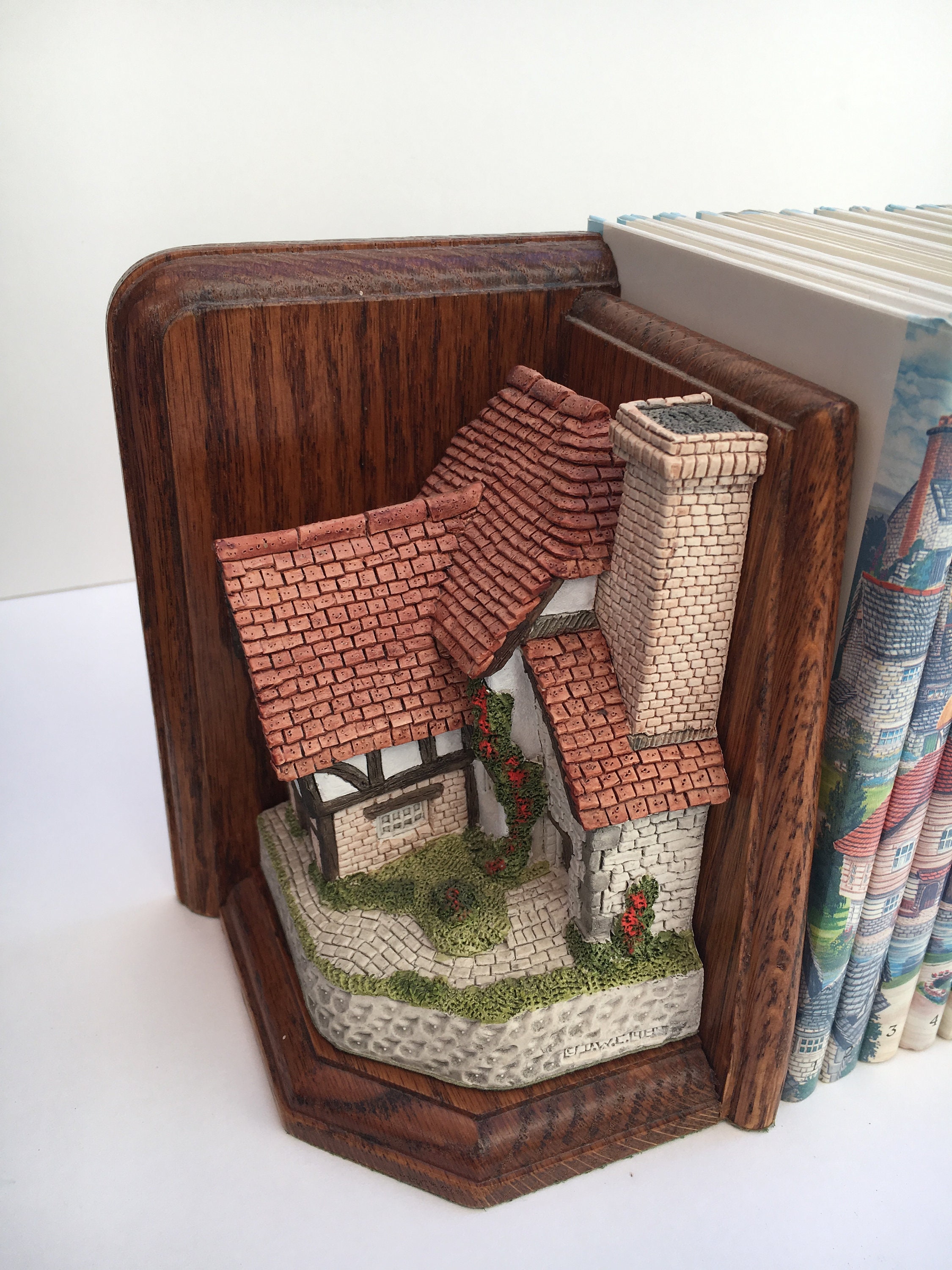 Vintage David Winter Cottage “the Printer & the Bookbinder” Bookend Set ...
