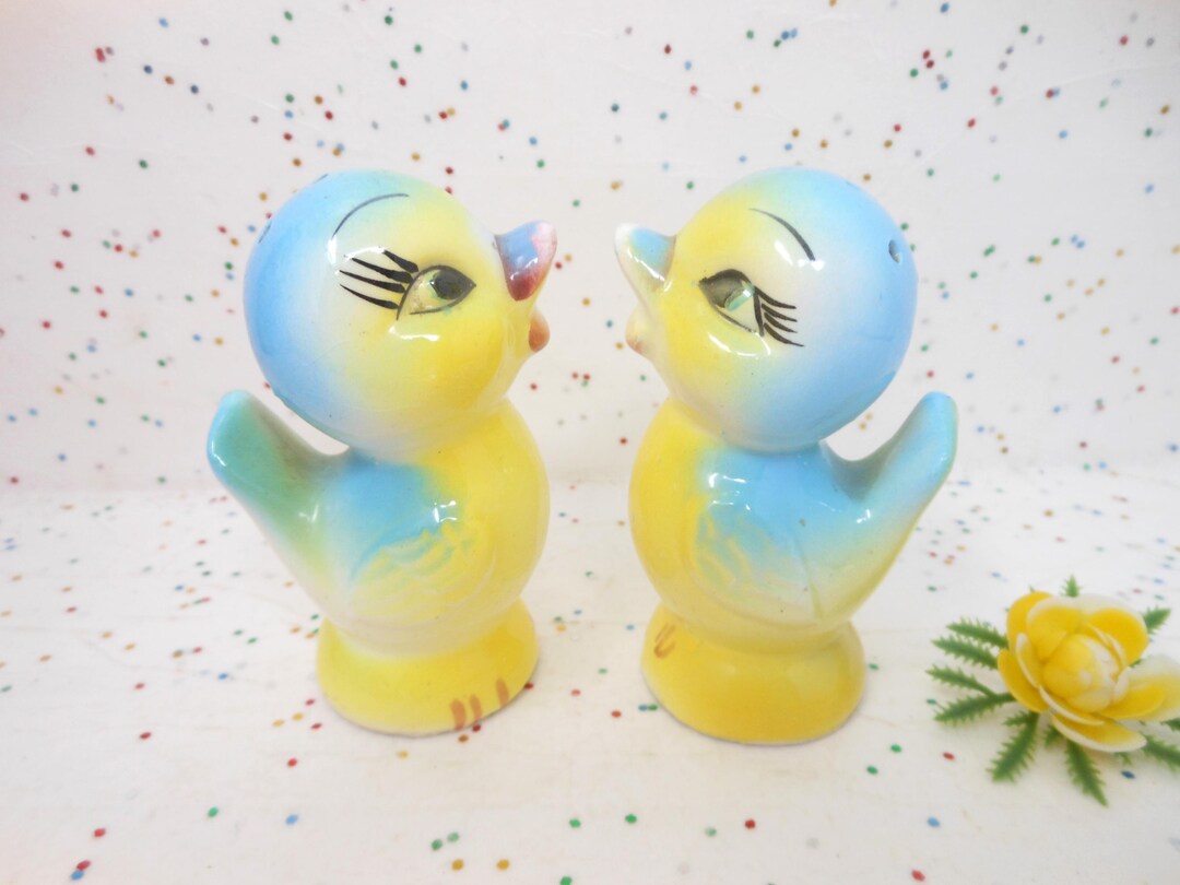Vintage Blue Bird Salt Pepper Shaker Set Anthropomorphic Bluebird Mid ...