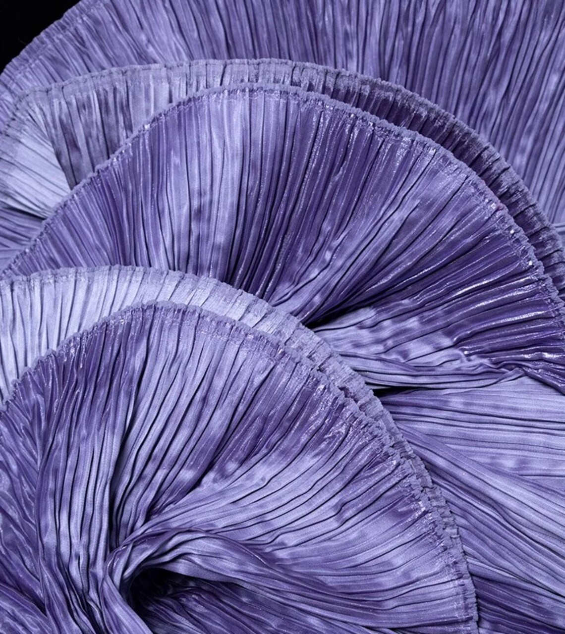 Glossy Crinkled Pleated Polyester Fabric: Shimmer Crumple Texture, 57 ...