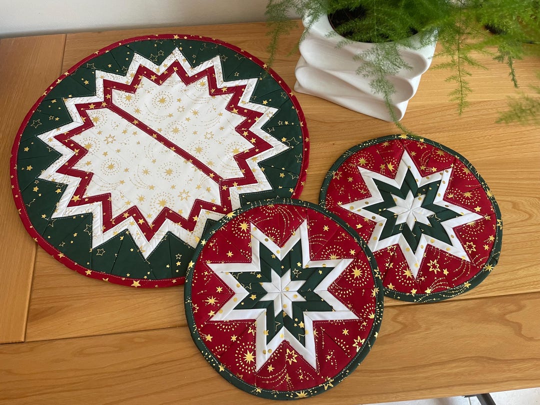 Christmas Themed Patchwork Centerpiece and Matching Trivet - Etsy