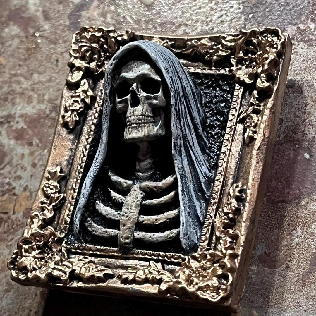 Haunted Skull Portrait Magnet, Gothic Skull Decor, Spooky Halloween ...