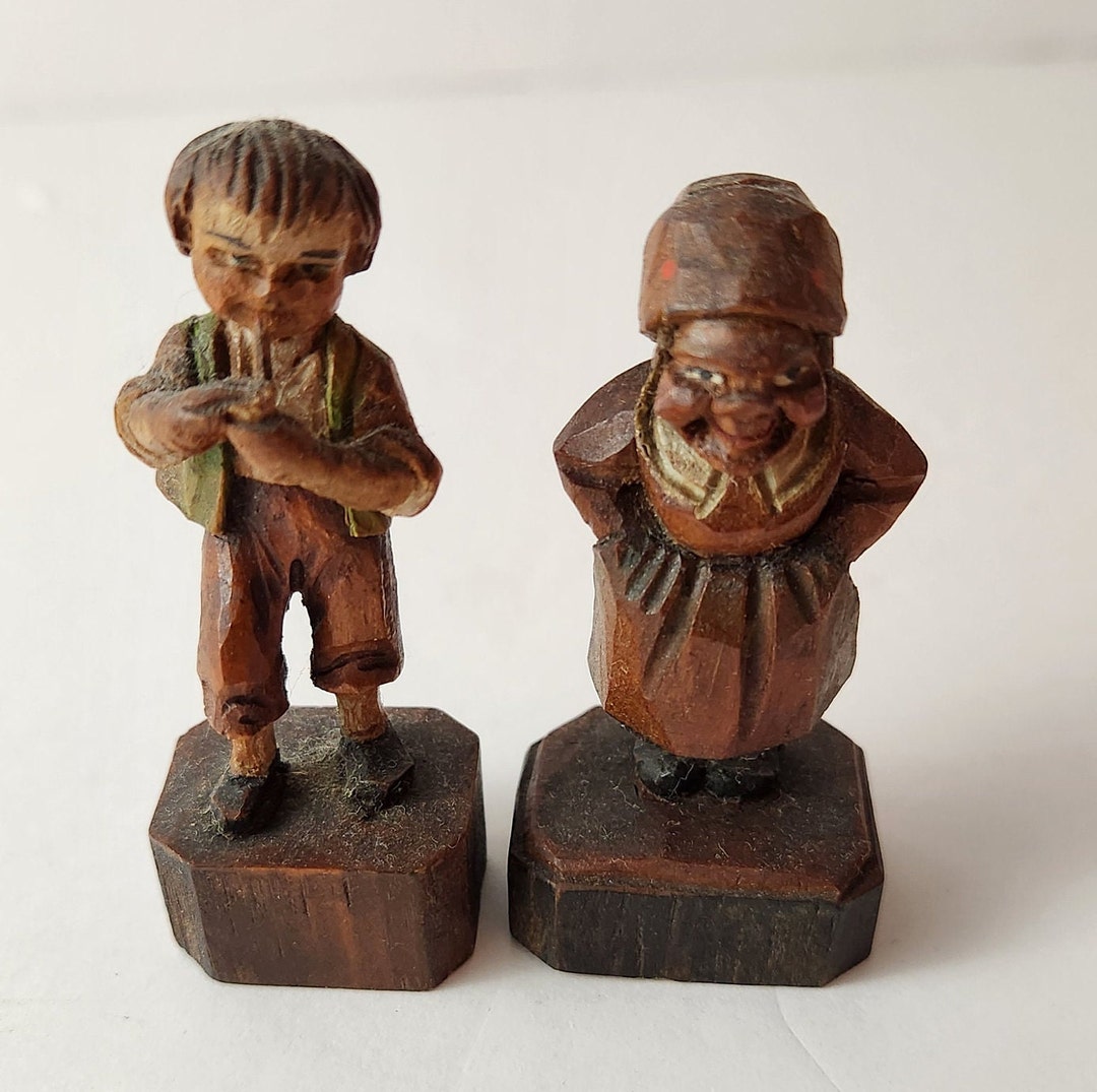 Anri-style Carved Pair of Figurines - Etsy