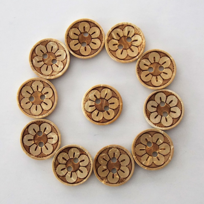 Small Wood Buttons - Etsy