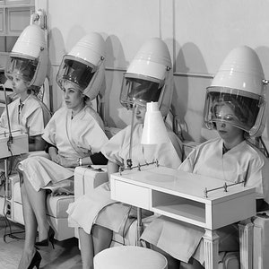 Women at Beauty Salon, Black and White Art, Hair Salon Decor, Vintage ...