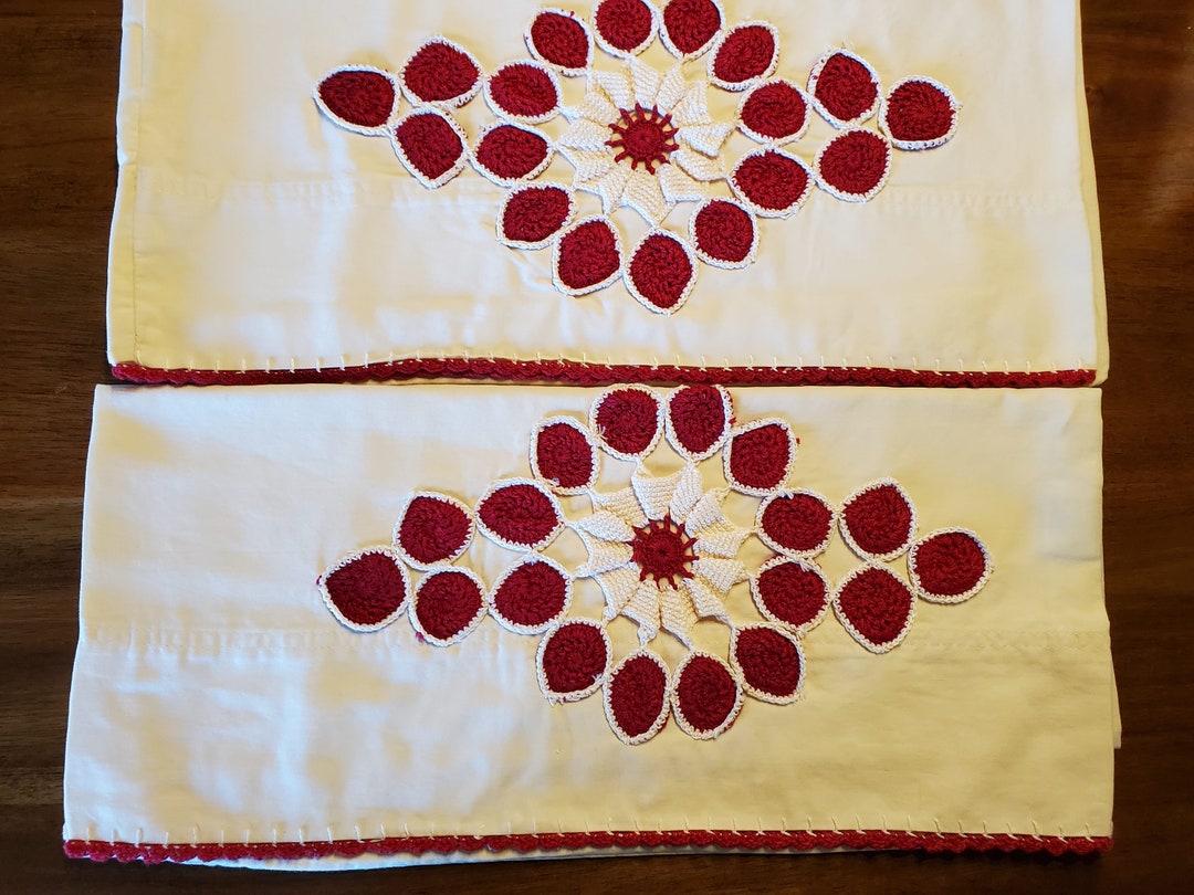 Vintage Hand Crocheted Pillowcases / Shams - Set of 2 - Ivory and Red ...